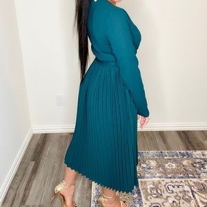 PrettyLittleThing | Dresses | Emerald Green Pleated Dress | Poshmark